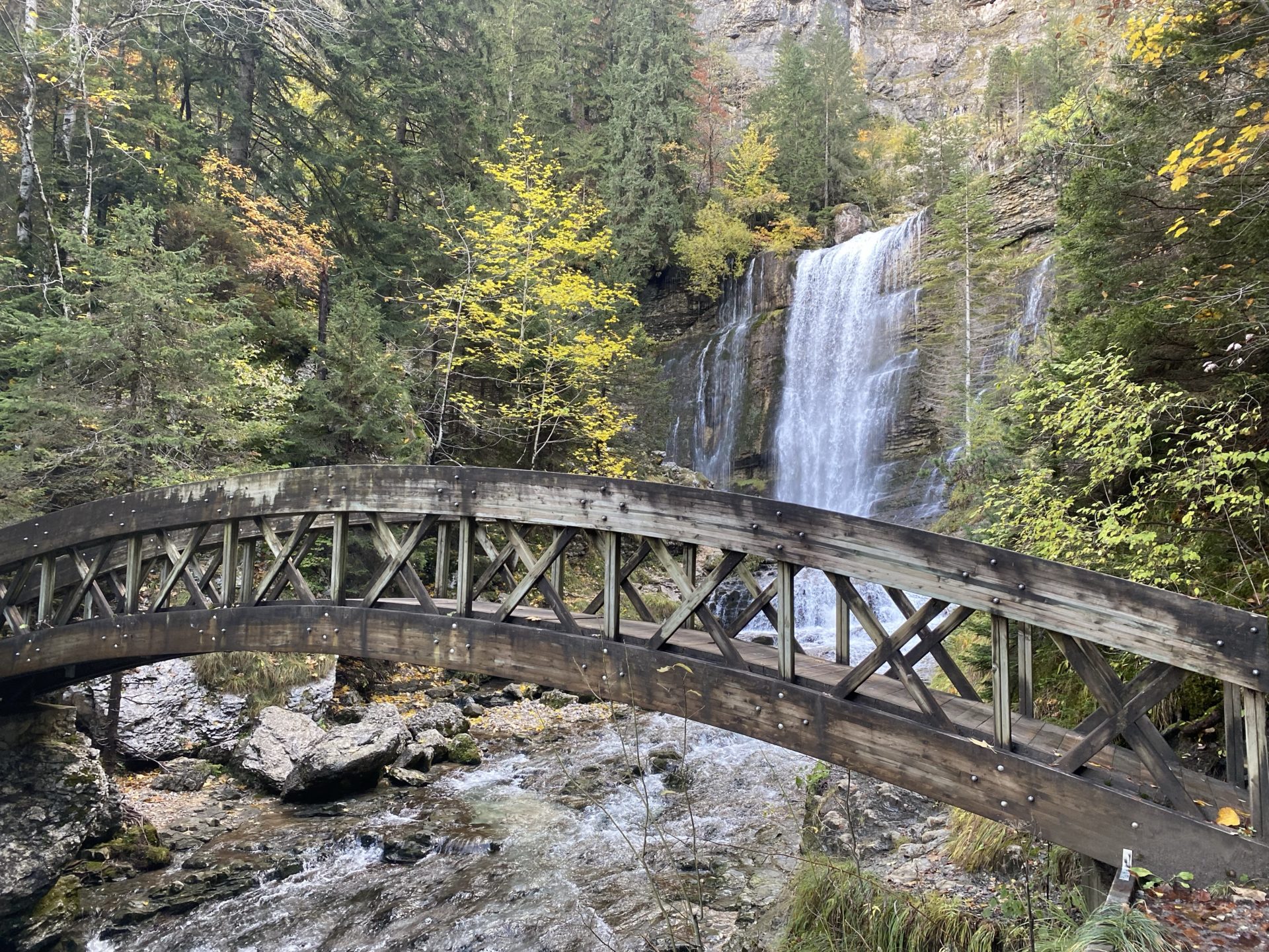 Le sentier des cascades du Cirque de Saint-Même – N'oublie Jamais